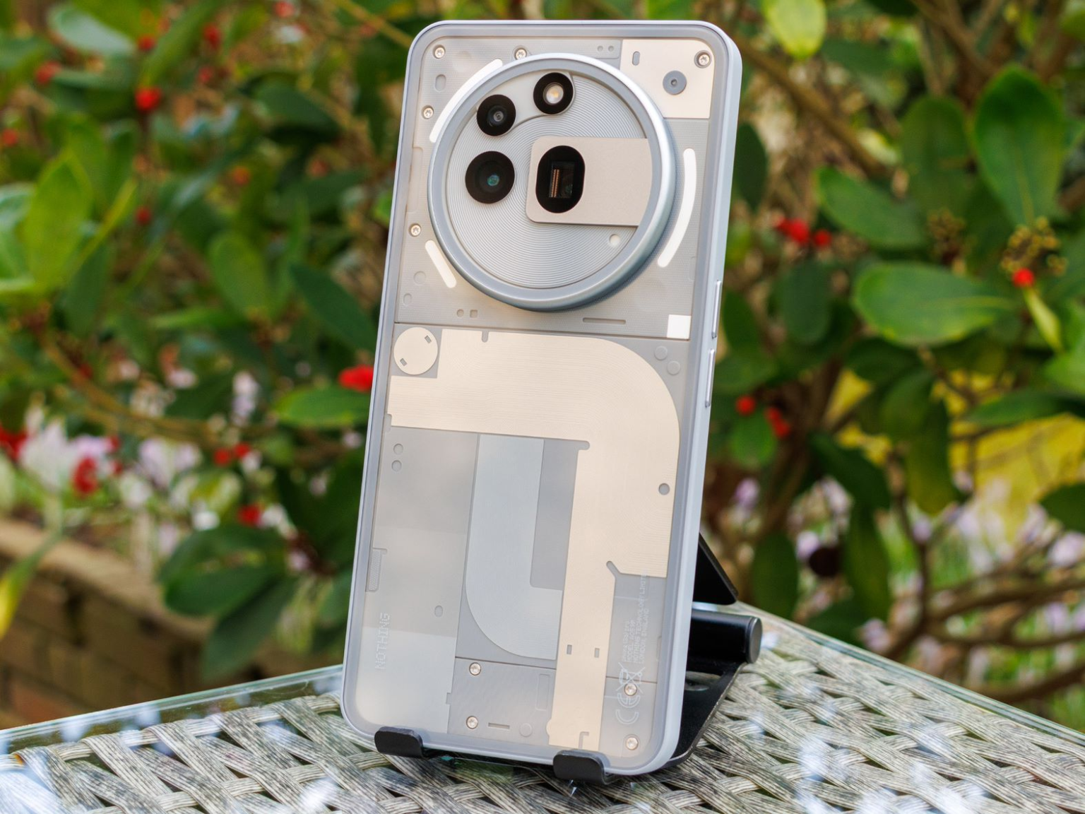 Nothing Phone (4a) とNothing Phone (4a) Proが登場！？えっ、もう次が出るの？スペックと価格から見るコ ...